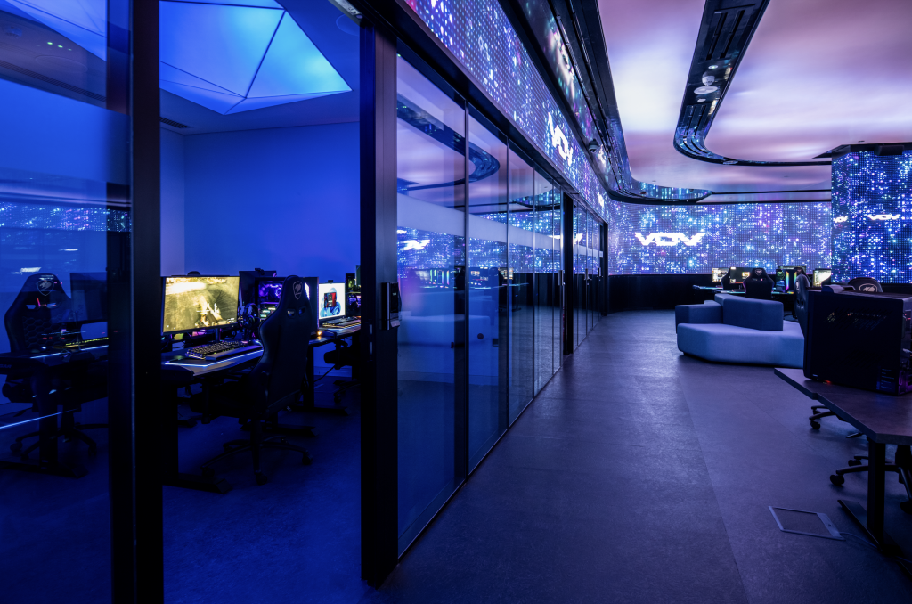 Combining smart technology with bespoke lighting in entertainment ...
